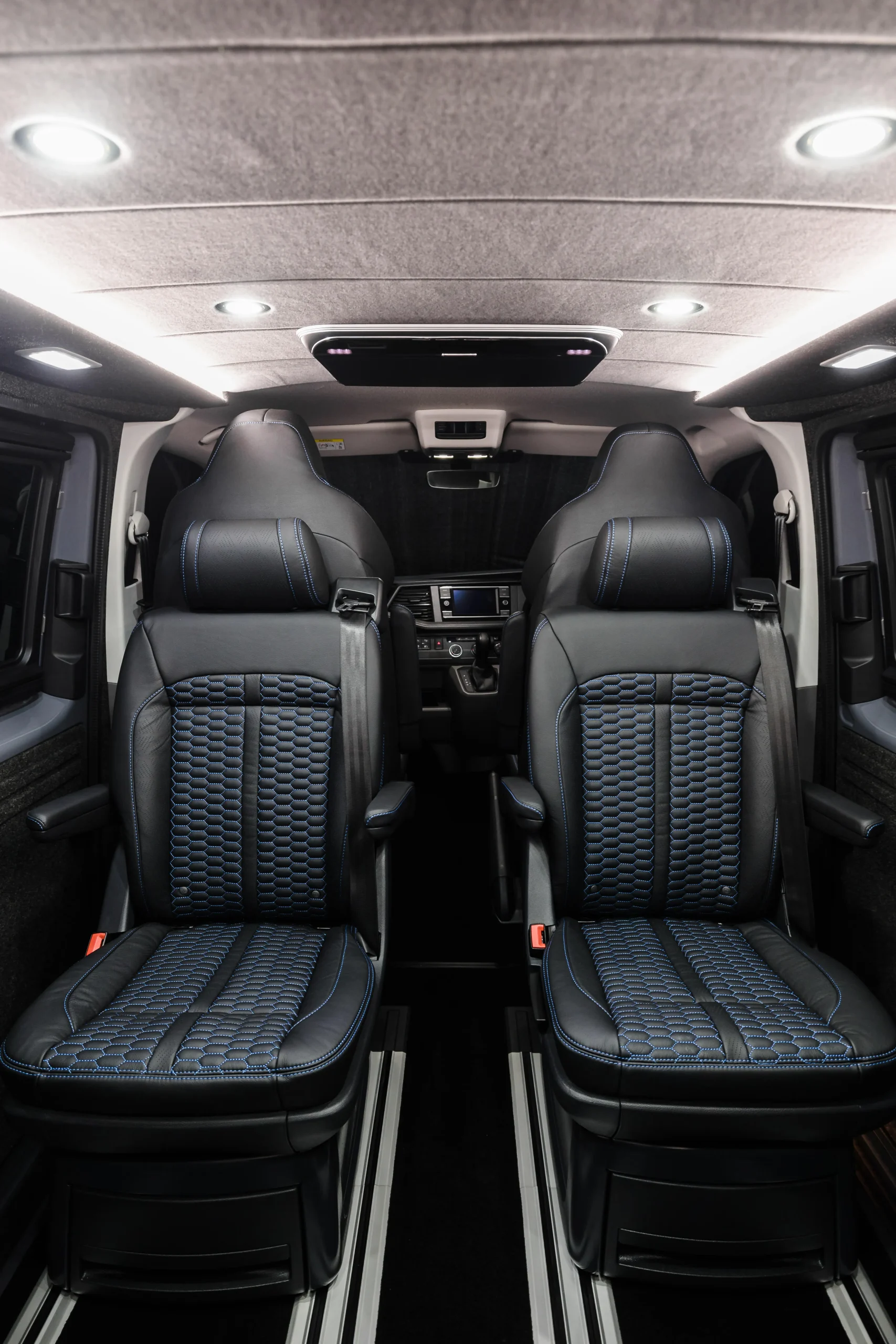 VW Transporter Sportline Custom - SWISS Vans