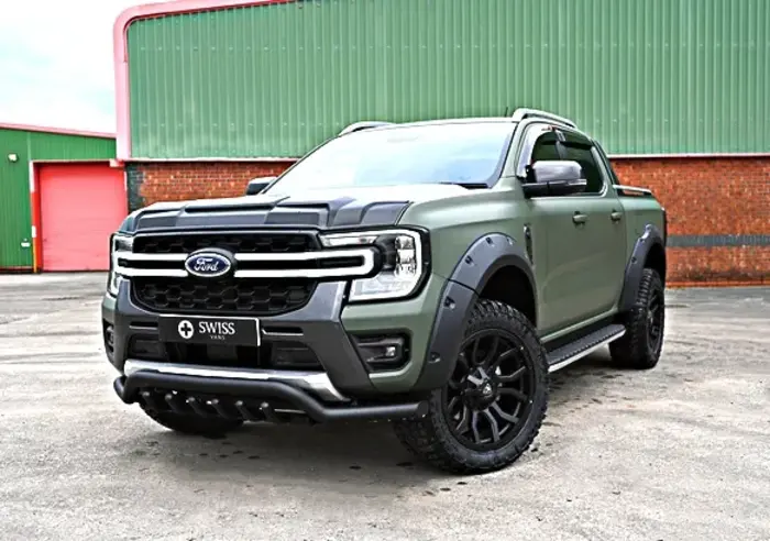 Toyota Hilux Invincible X VS Ford Ranger Wildtrak - SWISS Vans